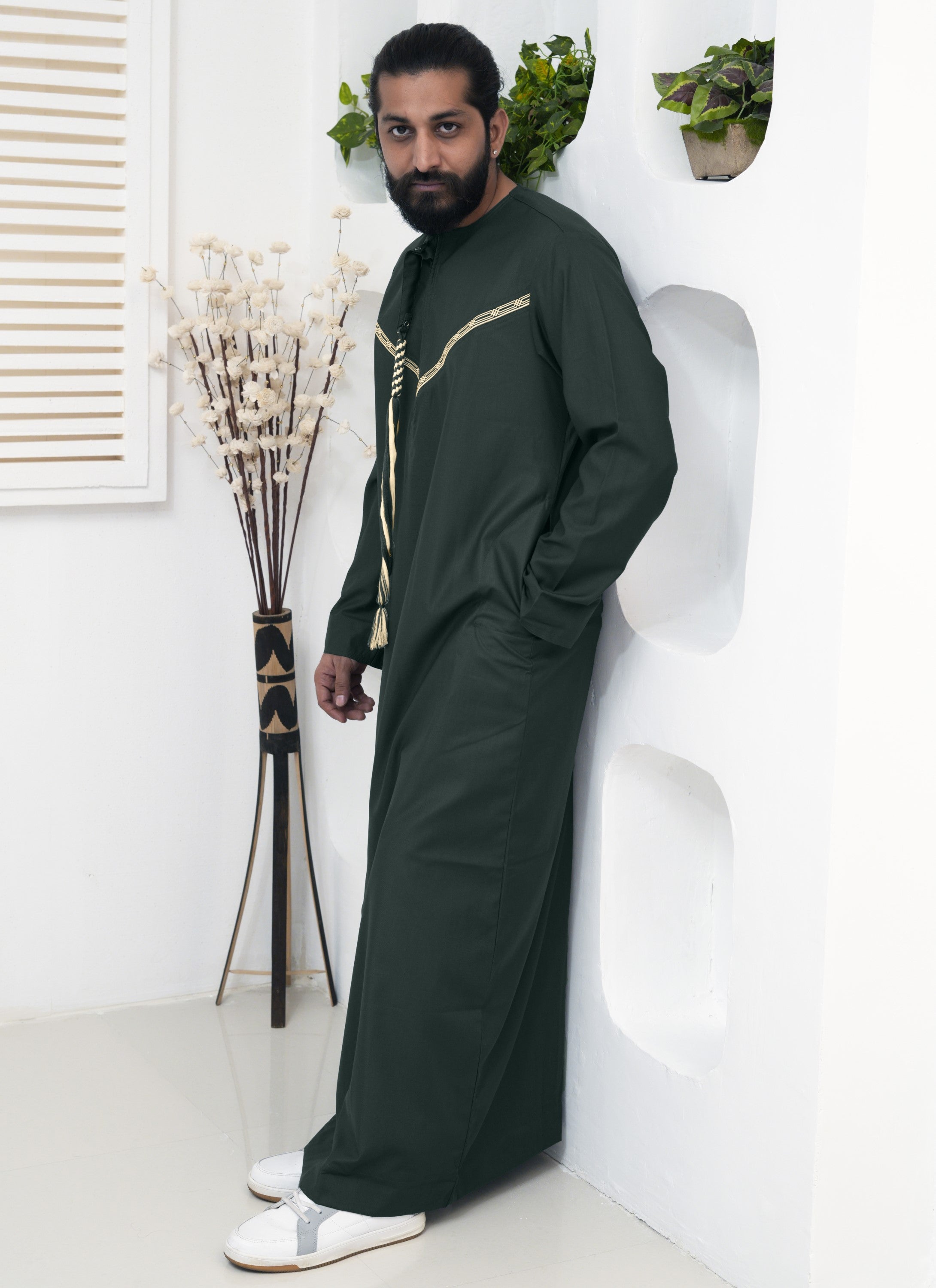 Shop Men's Emirati Thobes & Jubbas Online | Alhaya Fashion